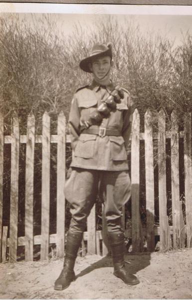 Virtual War Memorial | Collin Ernest HULL